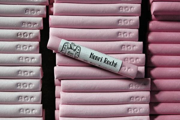 A Colourful Discovery - Maison du Pastel | Cassandra Goad